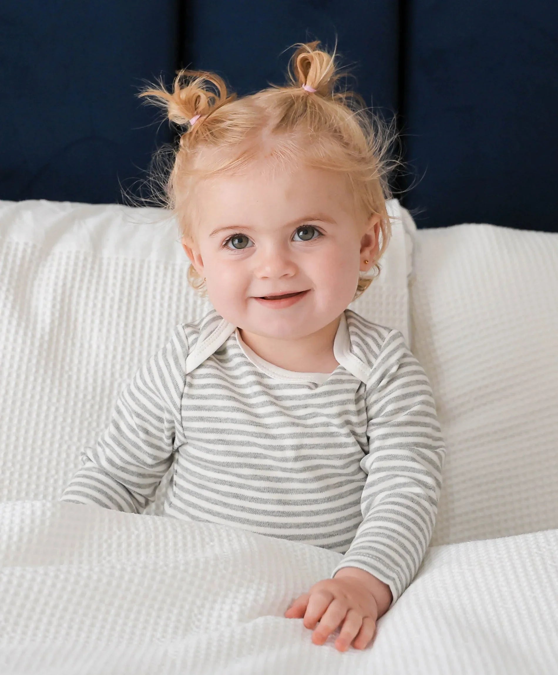 Comfy baby long sleeve bodysuit - Grey stripes | 100% Organic Cotton ...